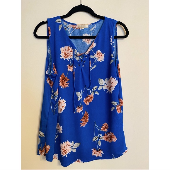Tops | Emily Stacy Floral Tank | Poshmark